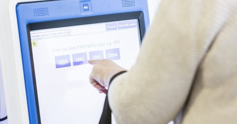 NHSX en Reino Unido publica nuevos estándares para la evaluación de ...